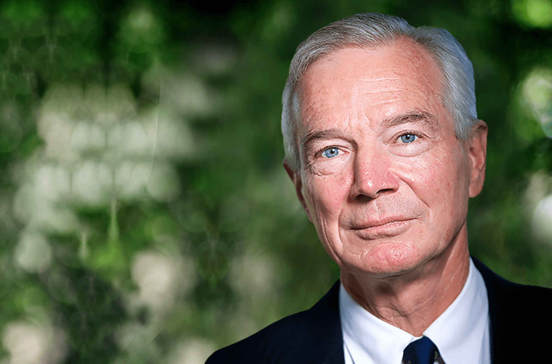 2021 - Southern Cross awards Nick Burton Taylor honorary doctorate ...