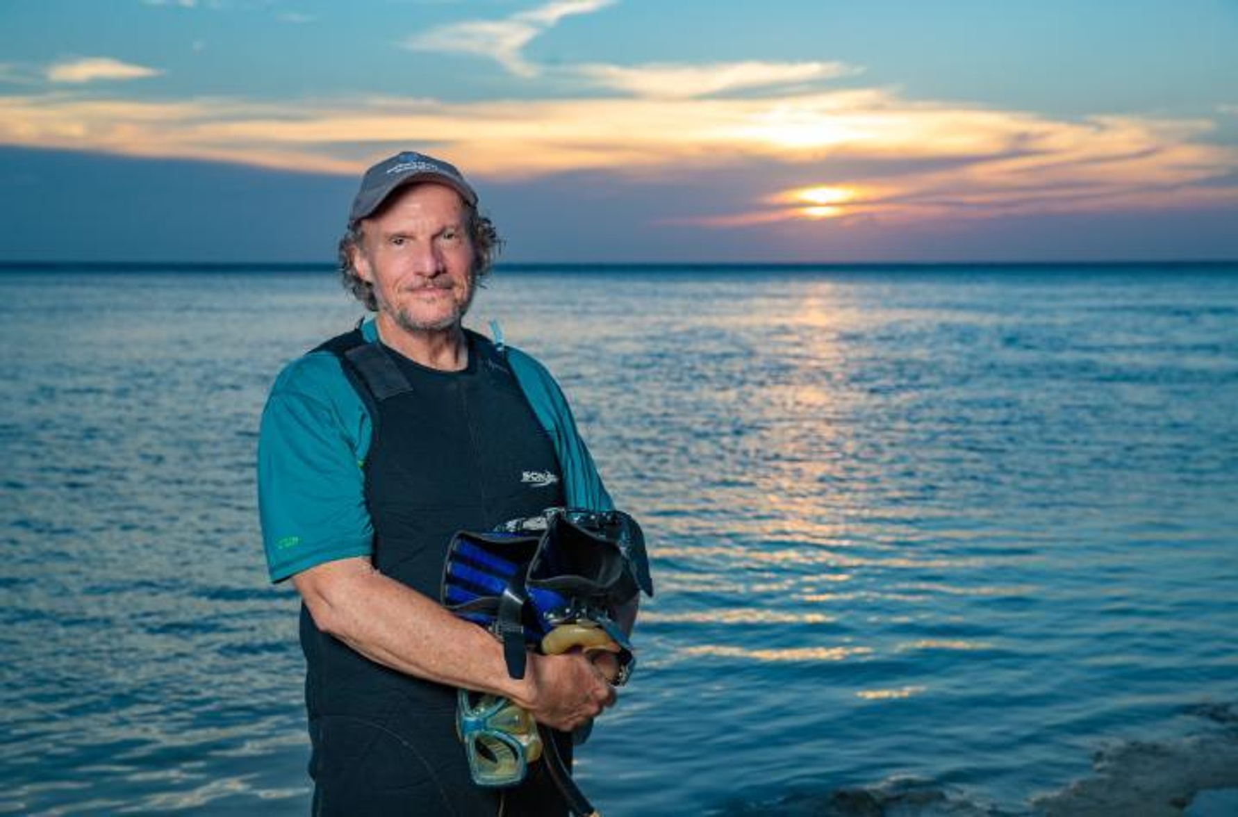 2021 - Distinguished Professorship awarded to reef restoration pioneer ...